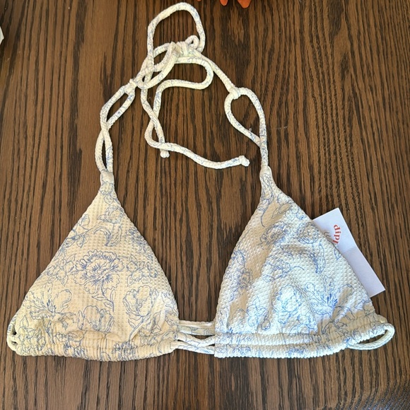 Dippin' Daisy's | Swim | Dippin Daisies Bikini Top | Poshmark